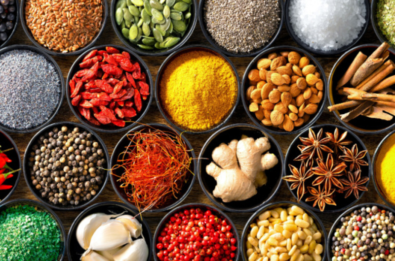 25+ types of safe herbal spices that best stimulate the taste buds